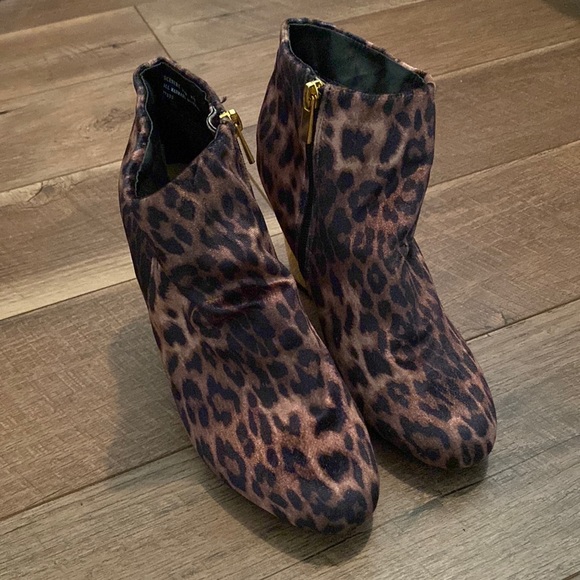 BAMBOO | Shoes | Bamboo Animal Print Zip Up Boot With Gold Heel Size 8 ...